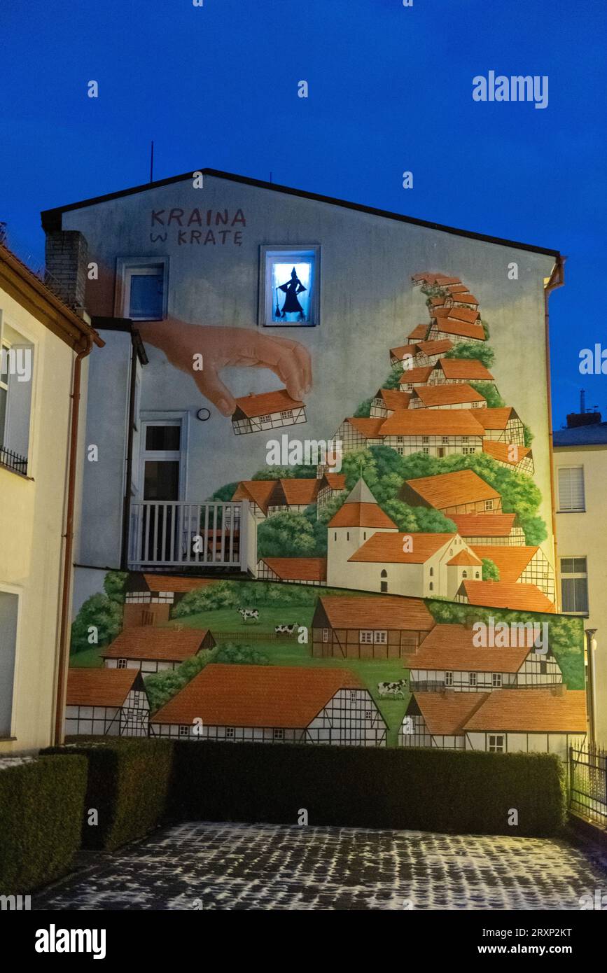 graffiti on the building at night Stock Photo - Alamy