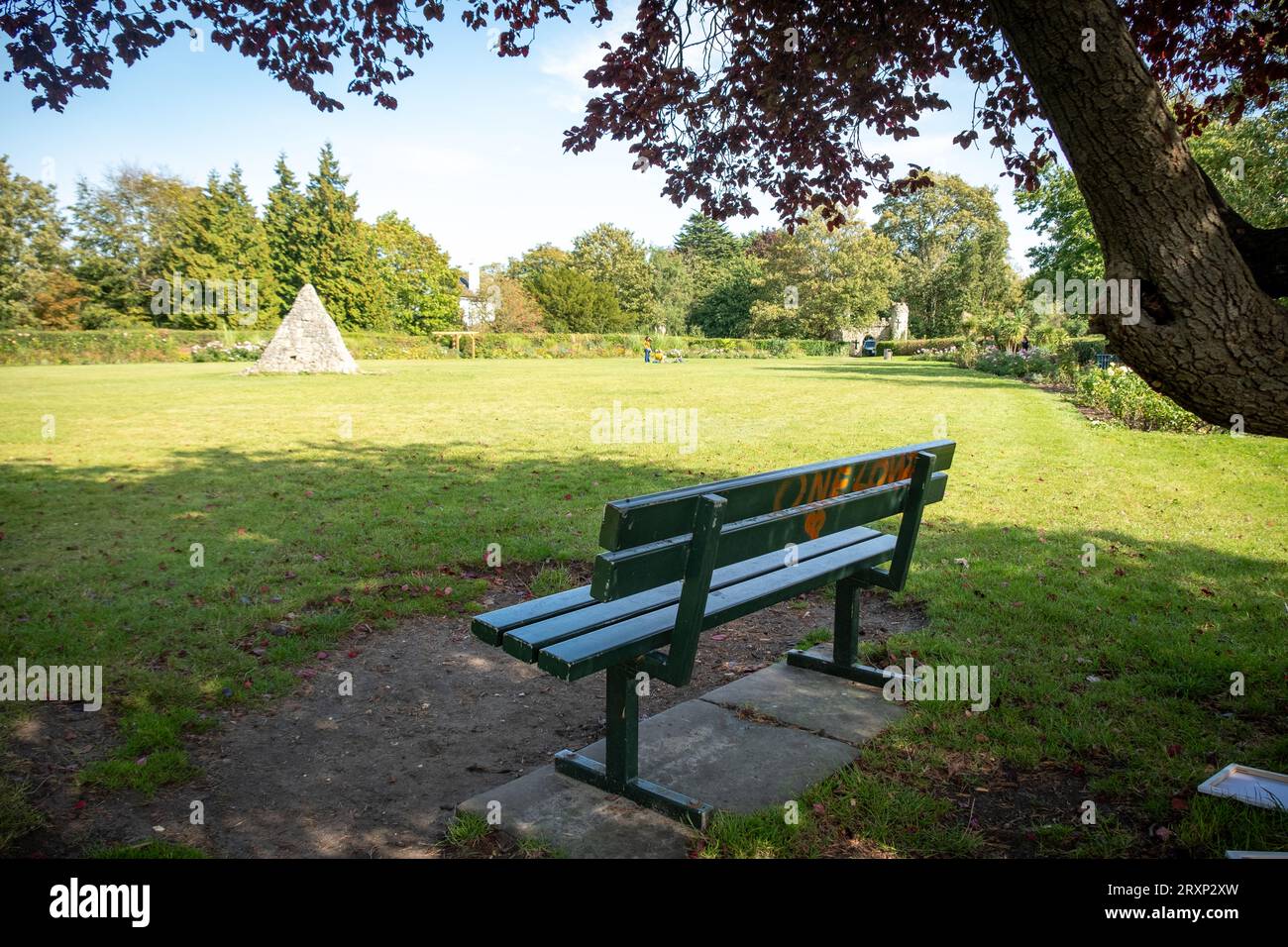 Reigate castle castle grounds surrey hi-res stock photography and ...
