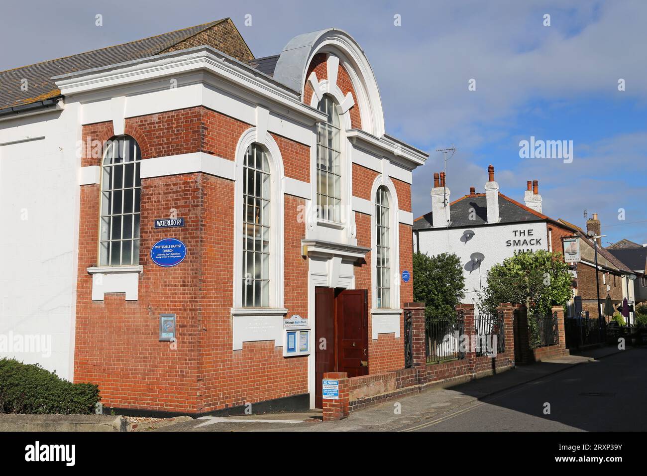 Baptist church doors hi-res stock photography and images - Alamy
