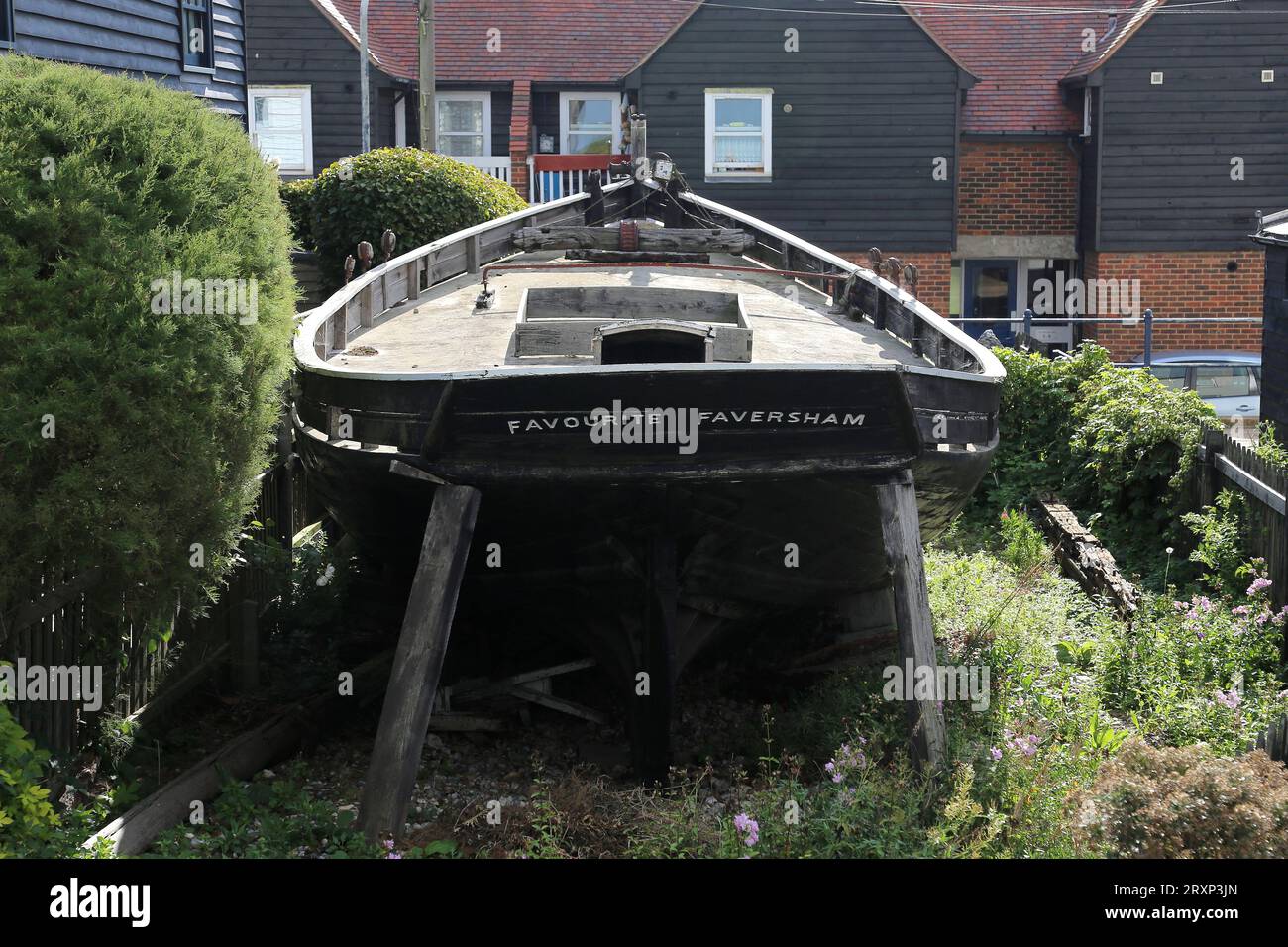 'Favourite' oyster smack and dredger, Lost Shipyard, Island Wall ...