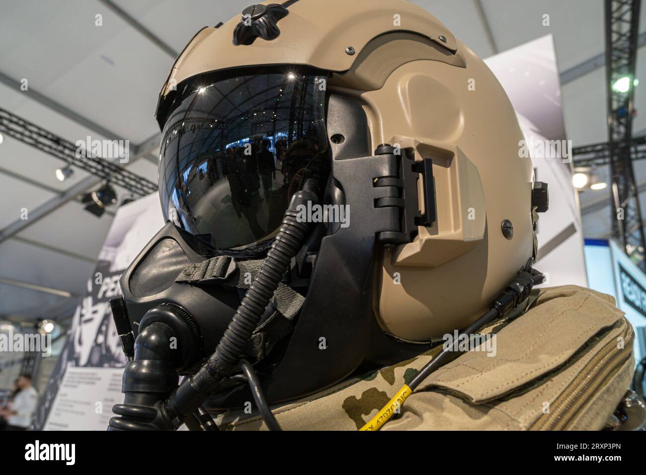 Multifunctional helmet of the German Air Force helicopter pilot ...