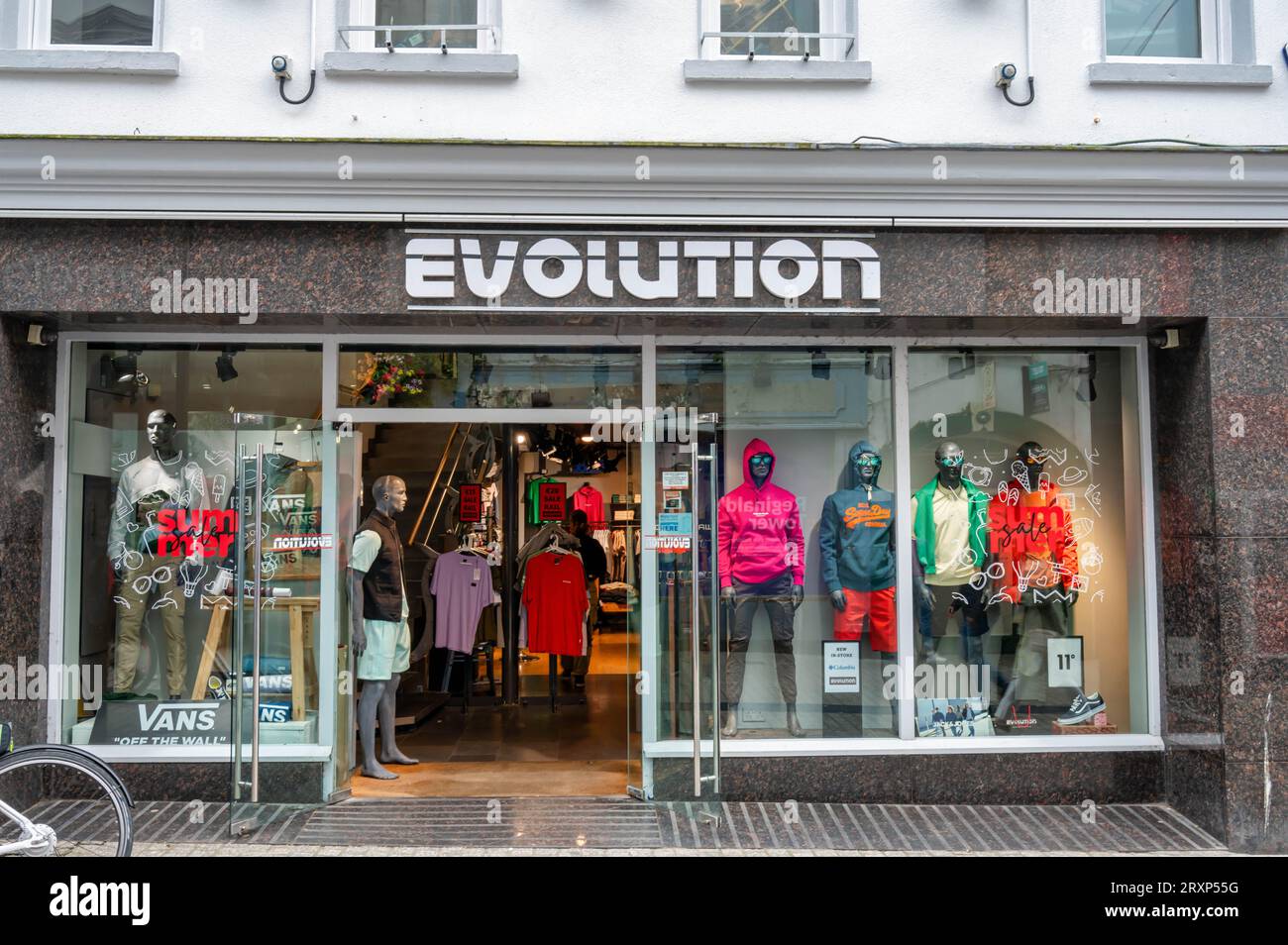 Evolution clothing store hi-res stock photography and images - Alamy