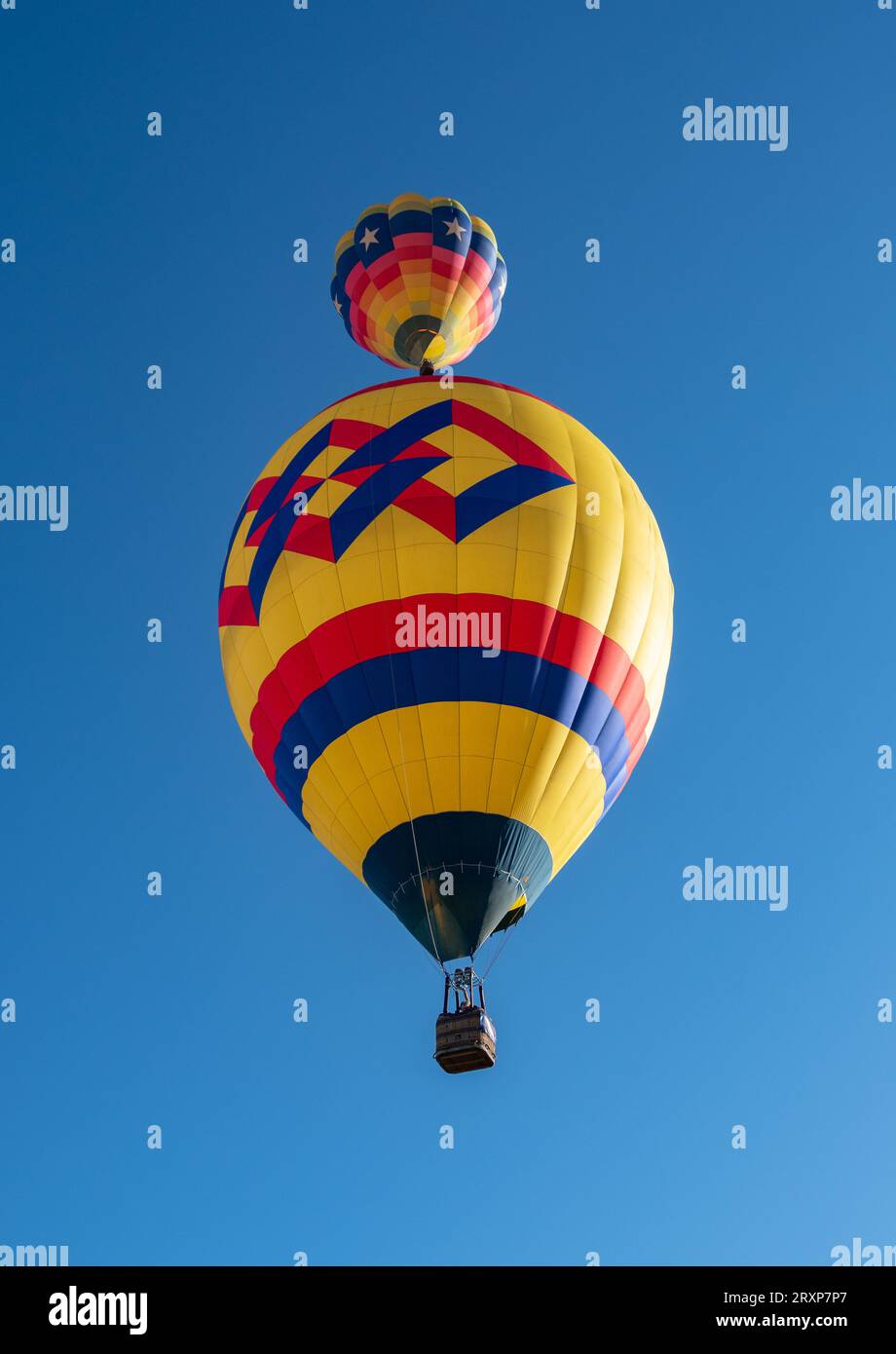 Balloons fly over Albuquerque in the International Balloon Fiesta Stock ...