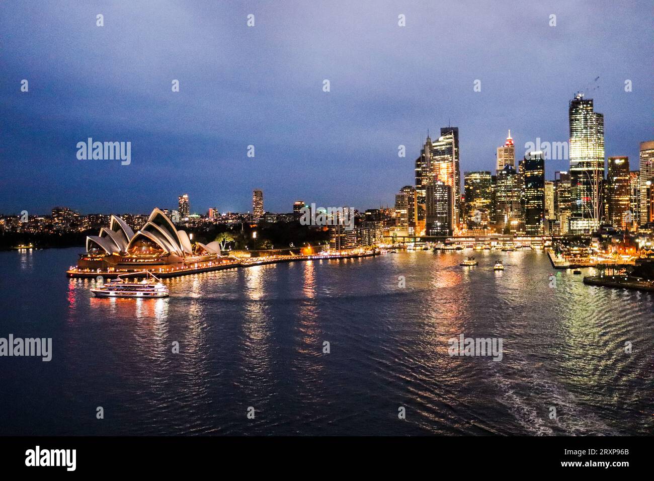 Sydney opera house lit up hi-res stock photography and images - Alamy