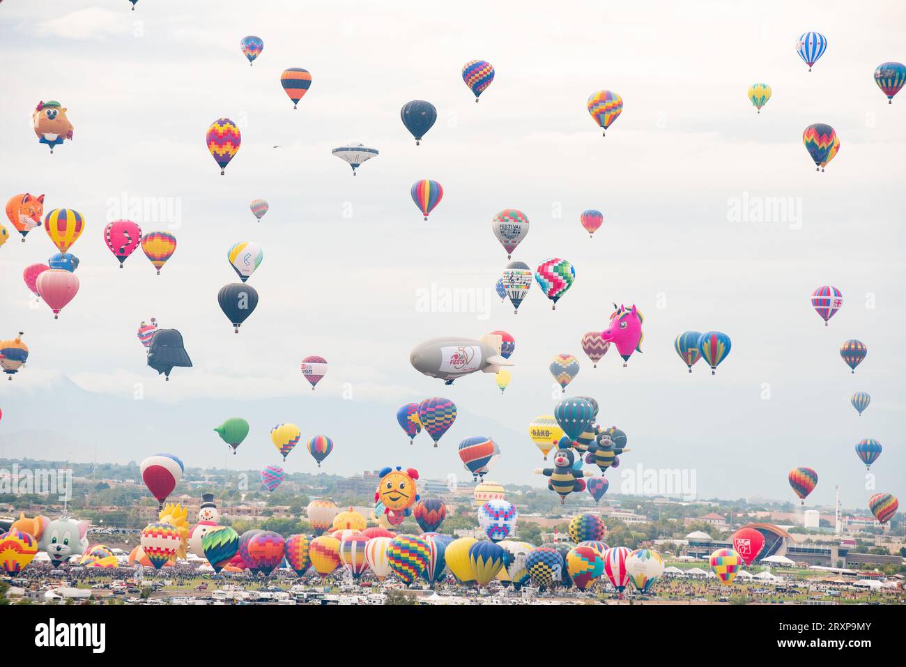 Balloons fly over Albuquerque in the International Balloon Fiesta Stock ...