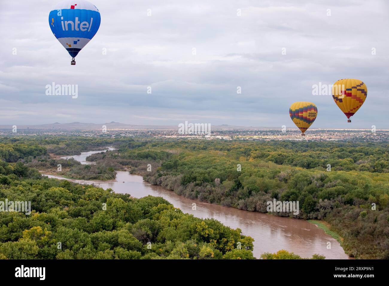Balloons fly over Albuquerque in the International Balloon Fiesta Stock ...