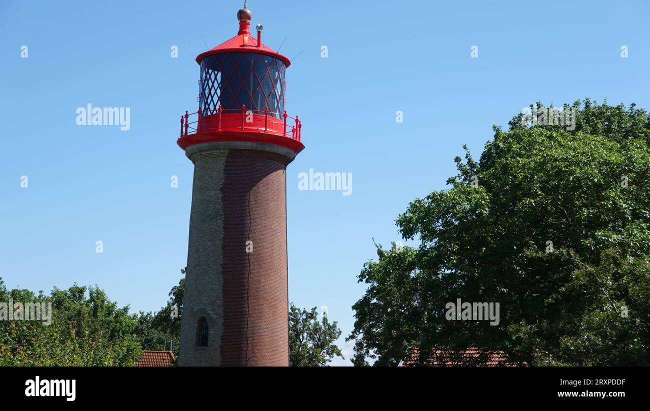 Roter leuchtturm hi-res stock photography and images - Alamy