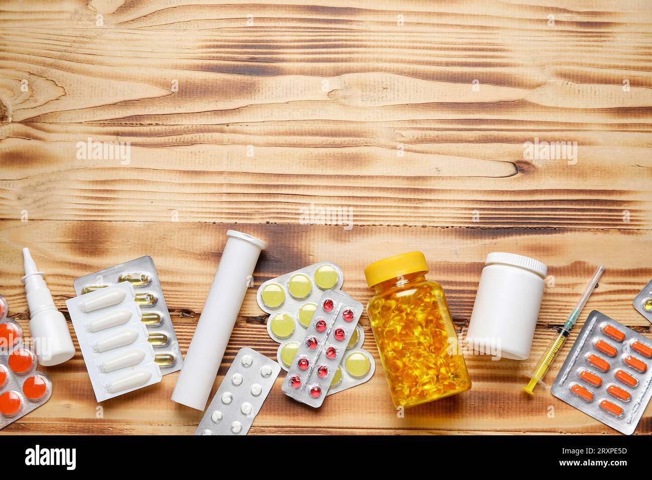 Prescription bottles and syringes hi-res stock photography and images ...