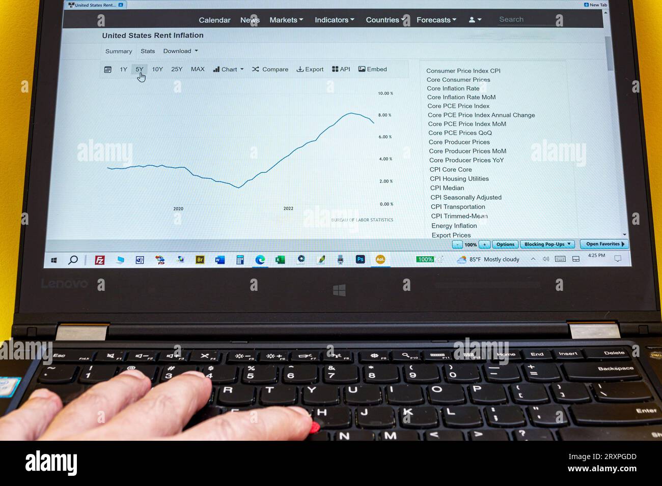 Miami Beach,laptop laptops computer computers monitor monitors screen ...