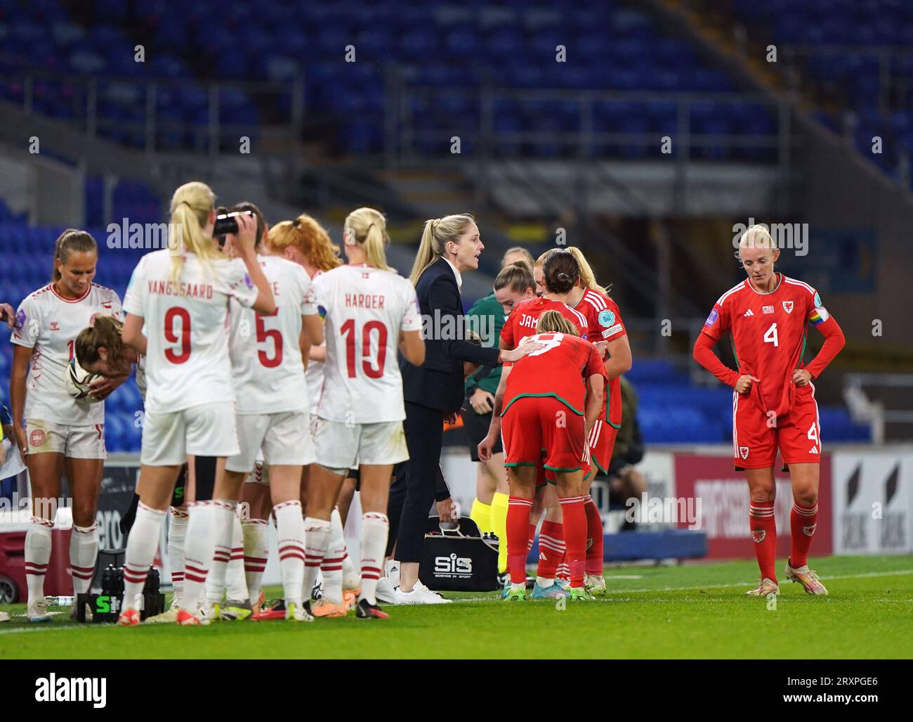Wales head coach Gemma Grainger on the touchline during the UEFA Women ...