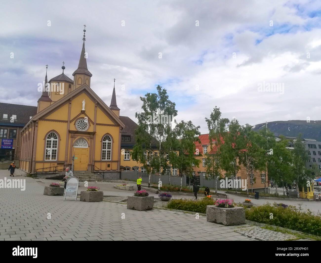 Norway is a Scandinavian country encompassing mountains, glaciers and ...