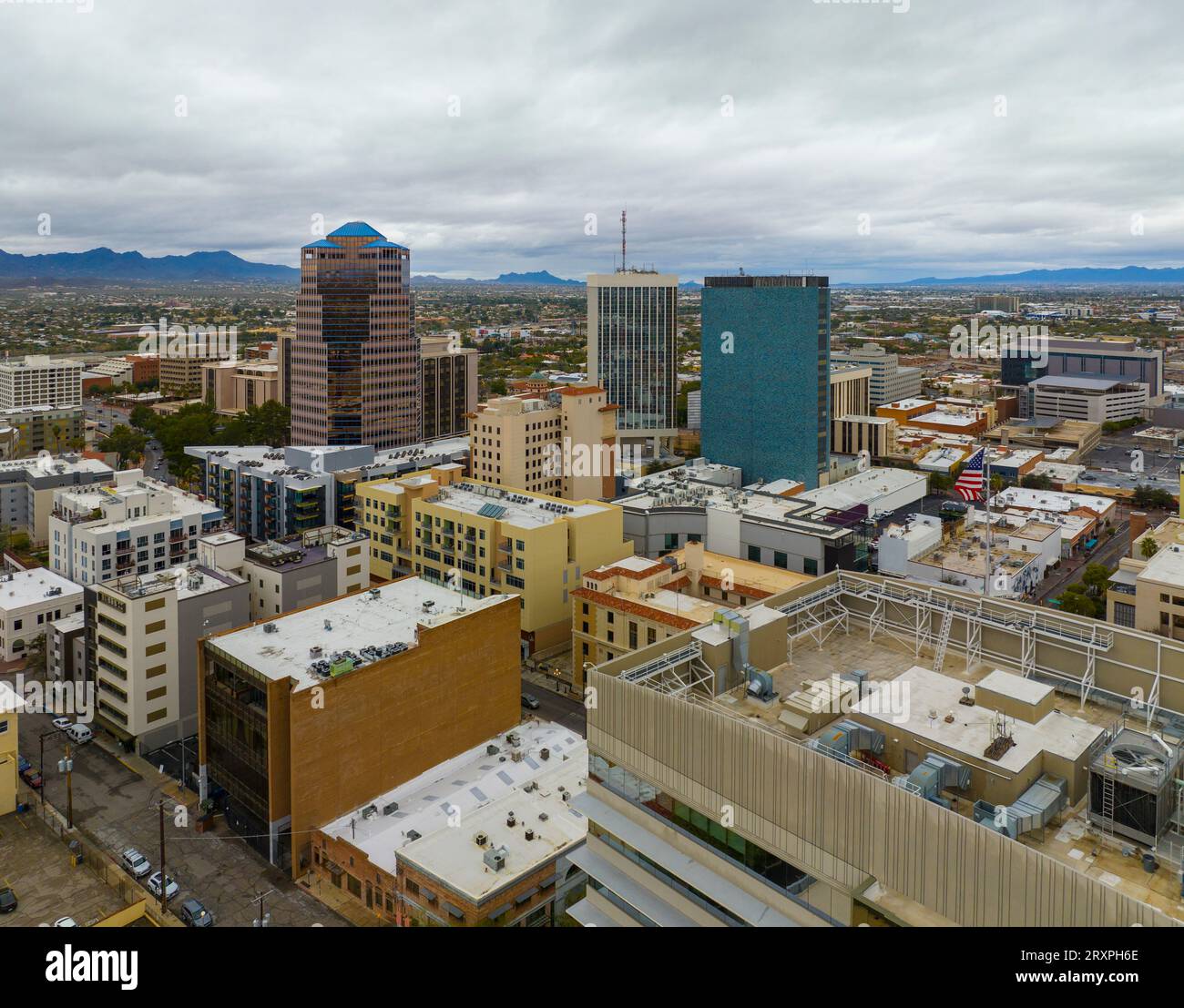Tucson modern skyscrapers including One South Church, Bank of America ...