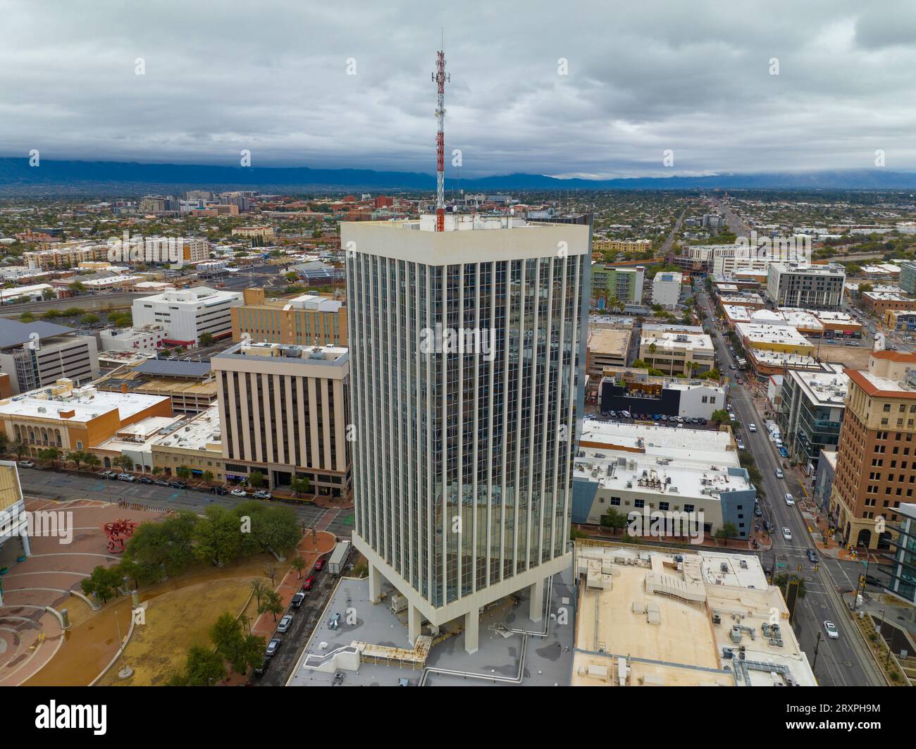 Tucson modern skyscrapers including Bank of America Plaza Building on ...