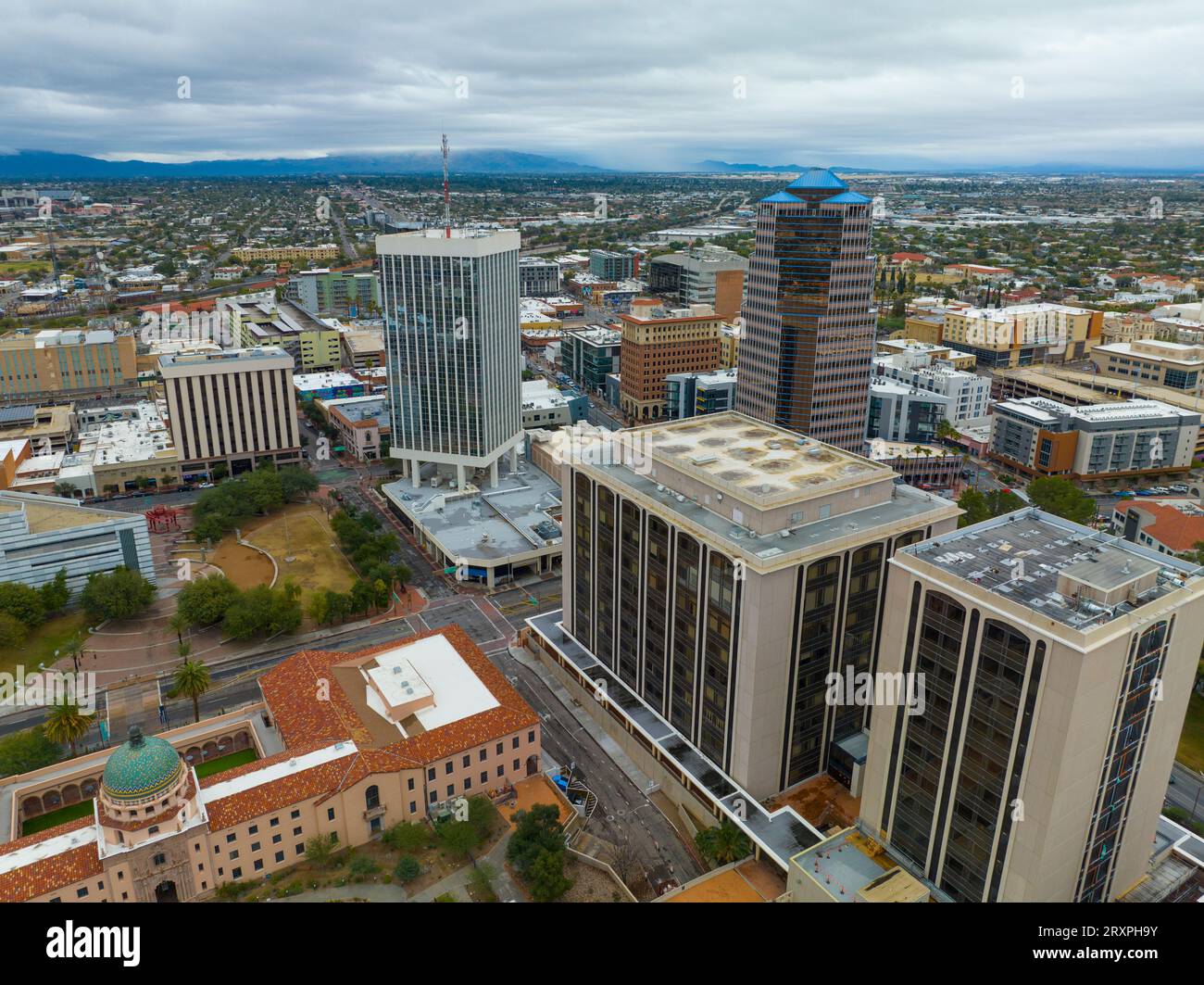 Tucson modern skyscrapers including One South Church, Bank of America ...