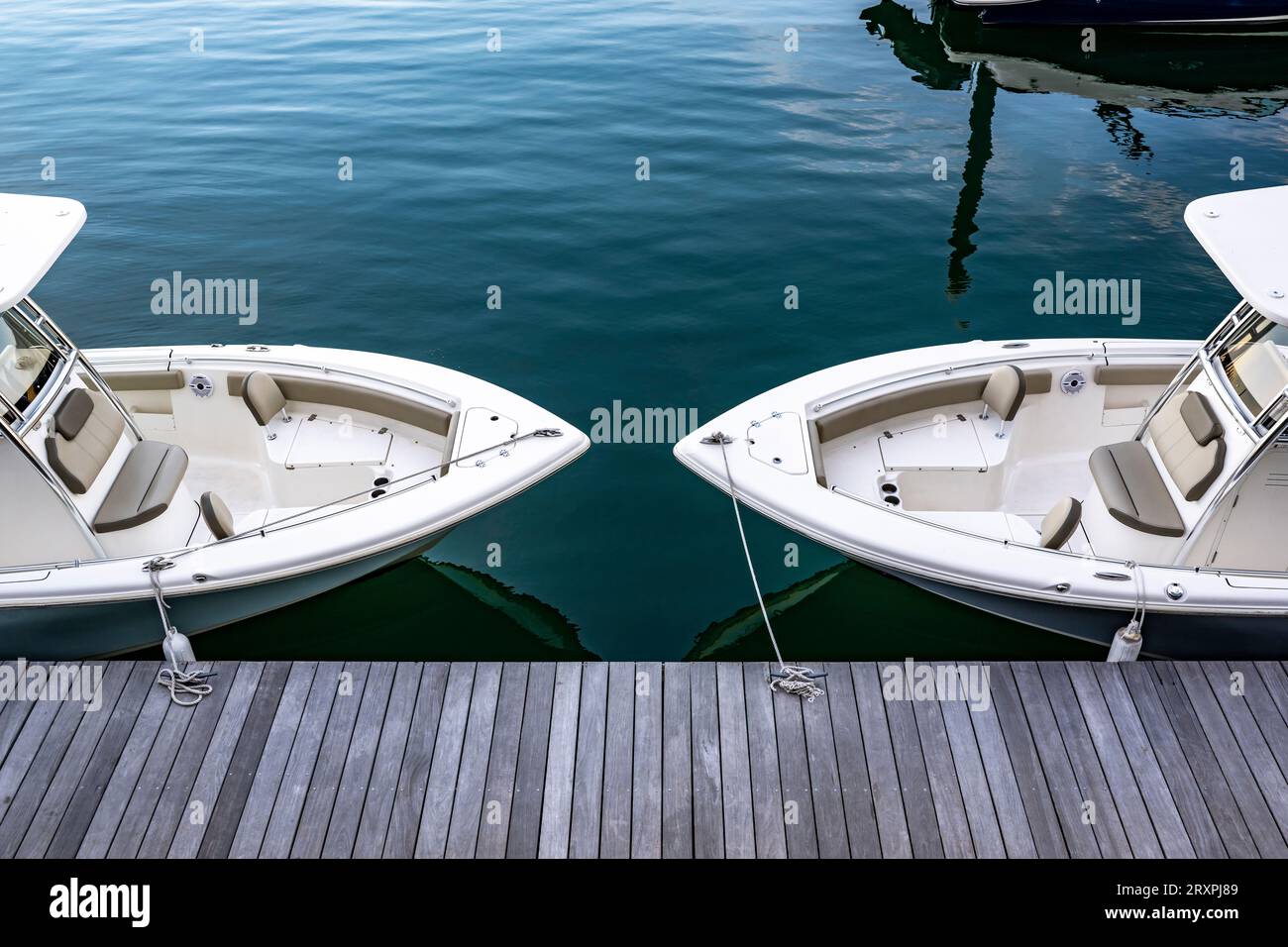 Building of ships and floating structures hi-res stock photography and ...