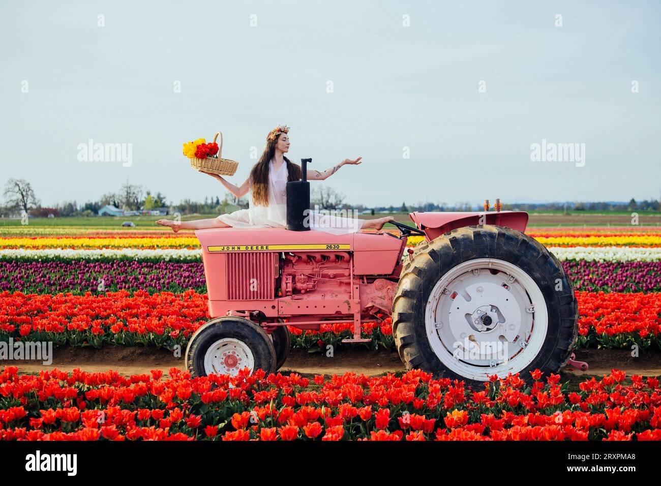 Woman doing full split in hi-res stock photography and images - Alamy
