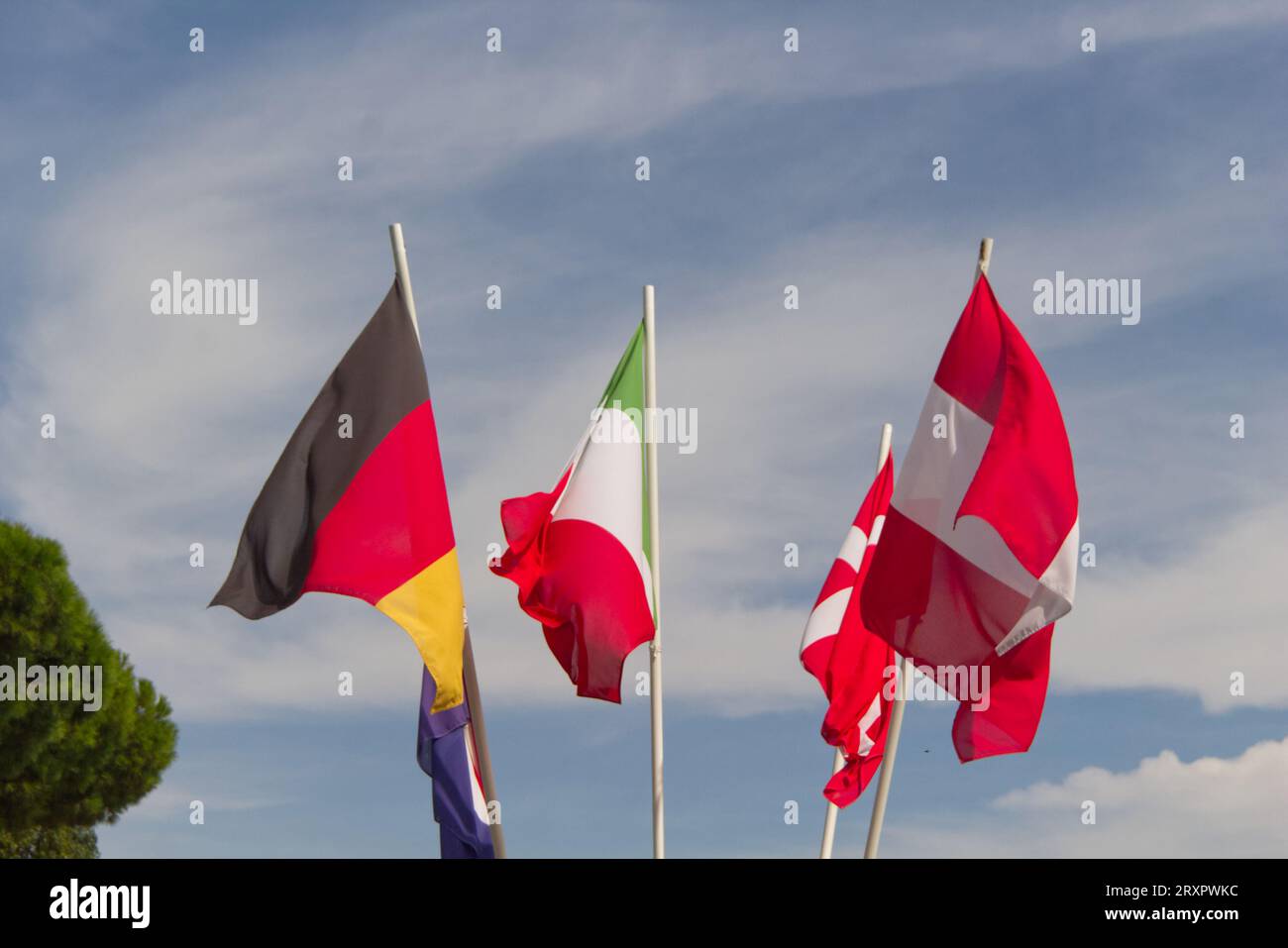 Flags flutter in hi-res stock photography and images - Alamy