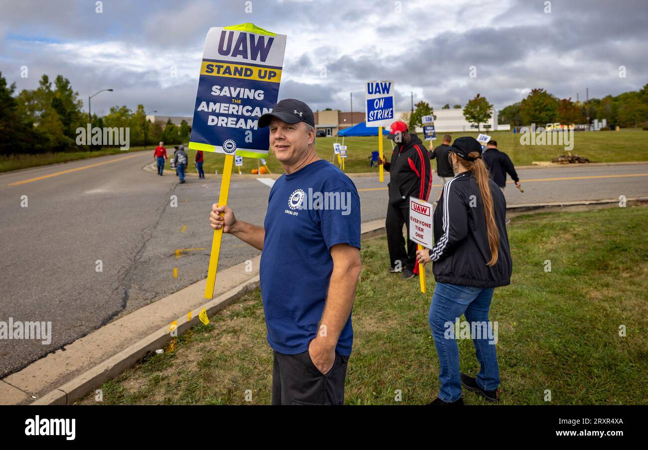 Akron, Ohio, USA. 25th Sep, 2023. A members of the Local 573 Union ...