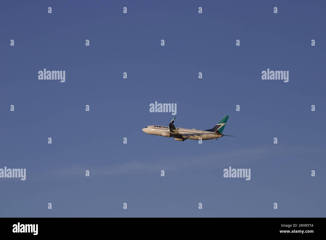 Plane profile hi-res stock photography and images - Alamy