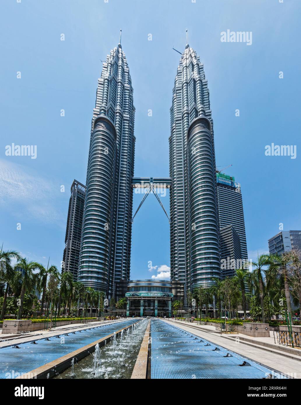 World Visits Petronas Tower Twin Skyscrapers Malaysia