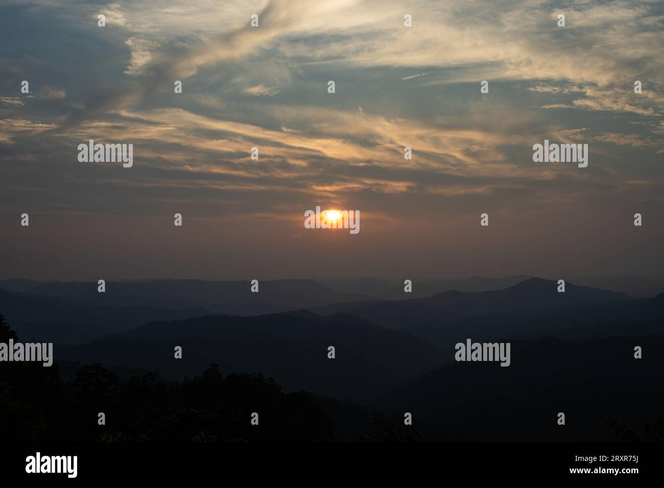 Layered ridges hi-res stock photography and images - Alamy