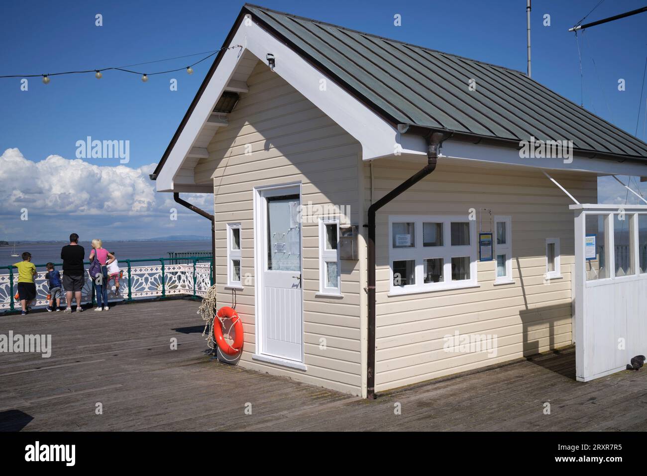 Iconic victorian pier hi-res stock photography and images - Alamy