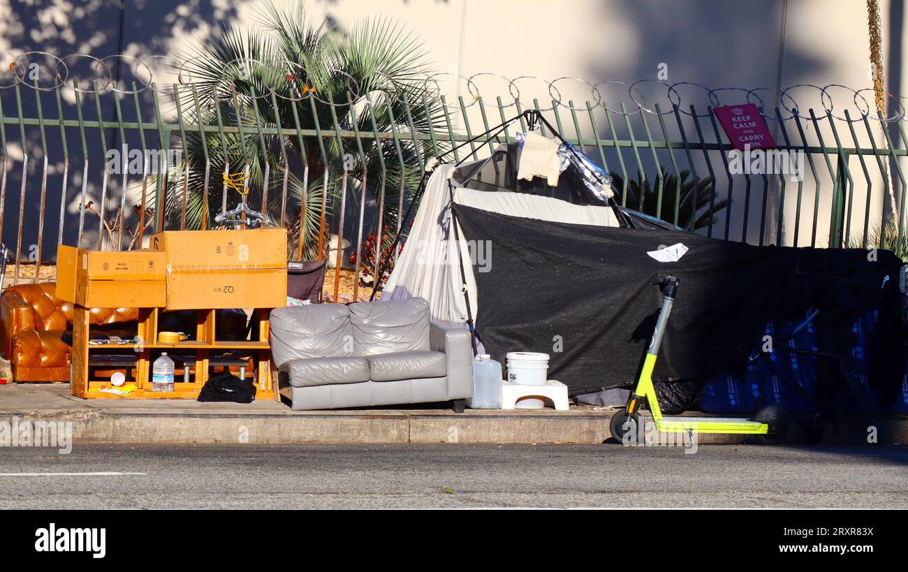 Los Angeles, California: Homeless houses in Los Angeles Stock Photo - Alamy