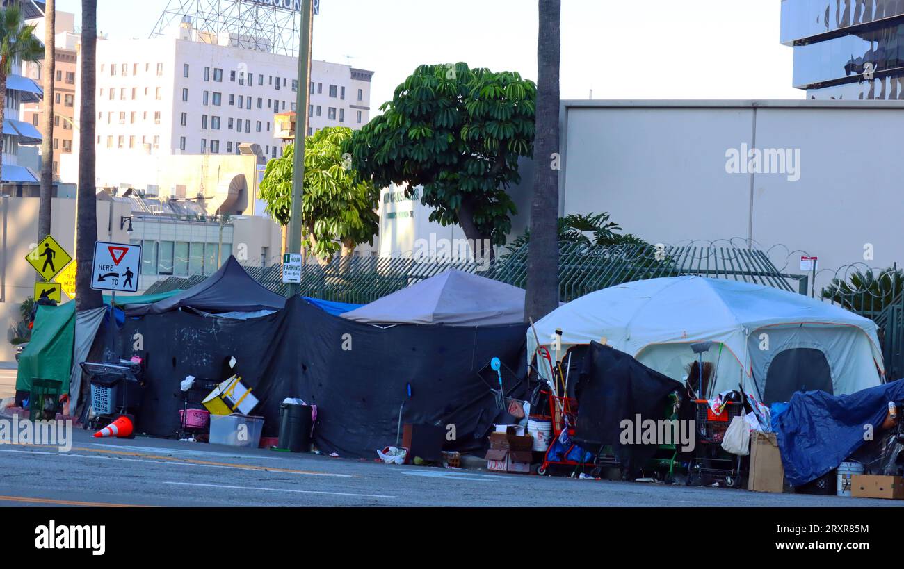 Los Angeles, California: Homeless houses in Los Angeles Stock Photo - Alamy