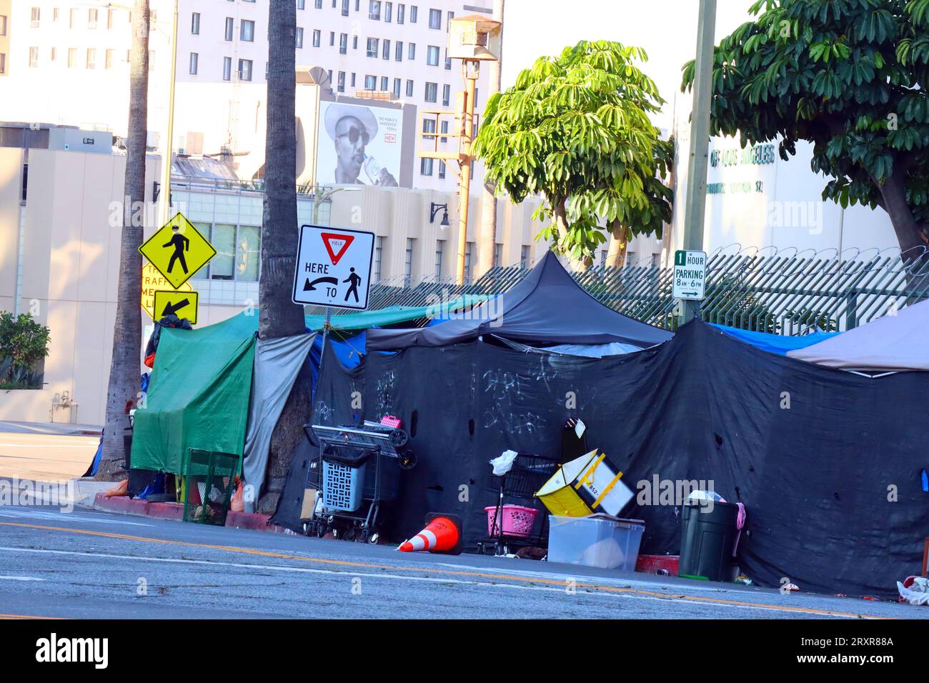 Los Angeles, California: Homeless houses in Los Angeles Stock Photo - Alamy