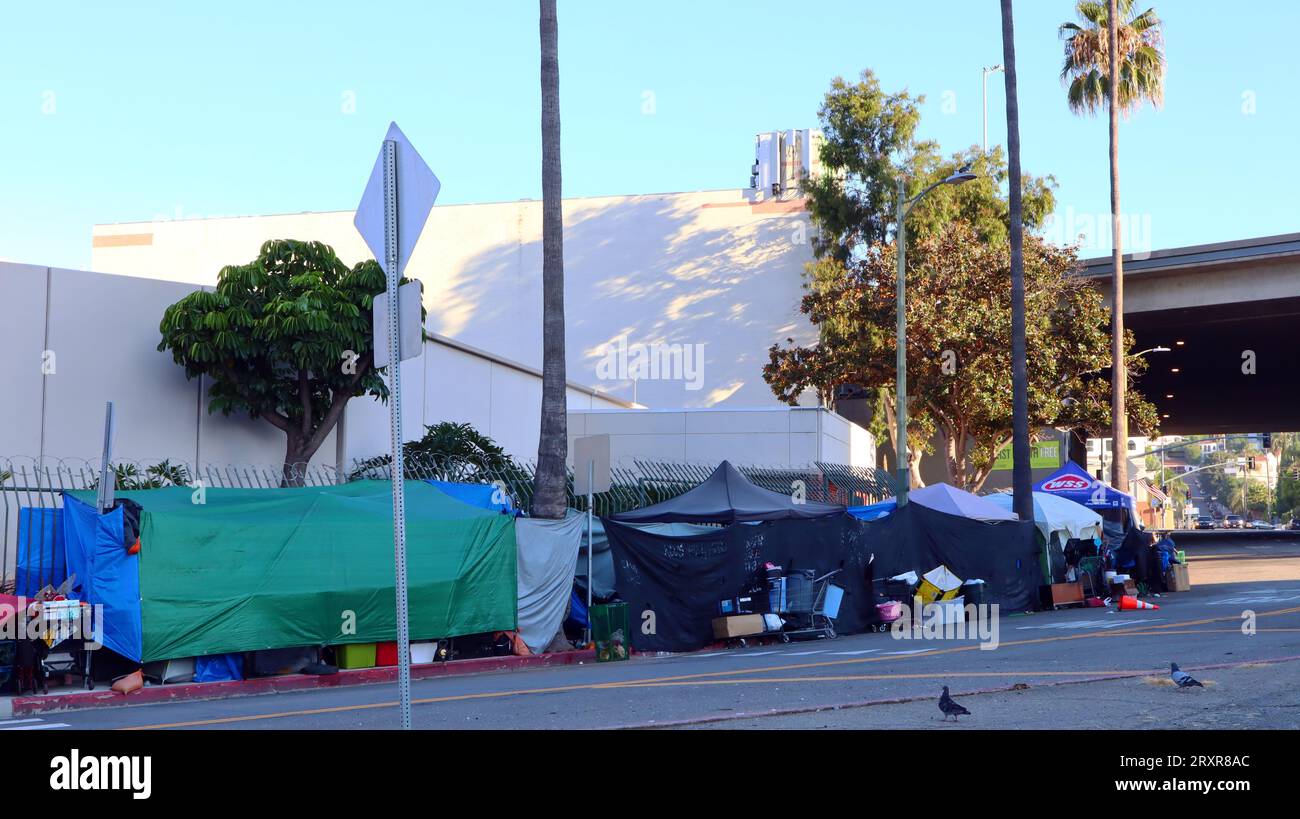 Los Angeles, California: Homeless houses in Los Angeles Stock Photo - Alamy