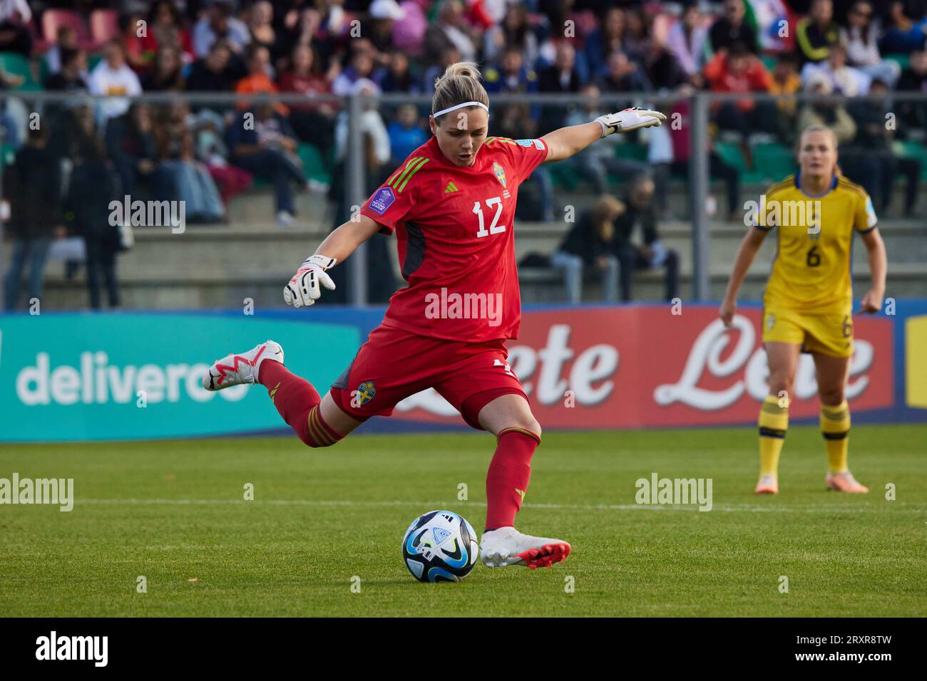 Jennifer falk hi-res stock photography and images - Alamy