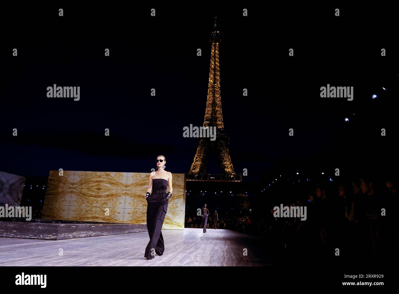 Paris, Frankreich. 26th Sep, 2023. SAINT LAURENT Spring/Summer 2024 ...