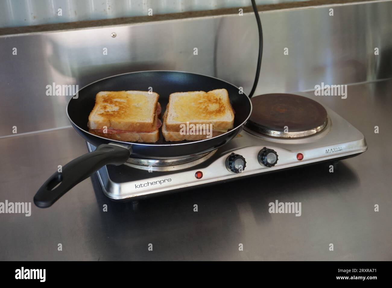 Outdoor stove hi-res stock photography and images - Alamy