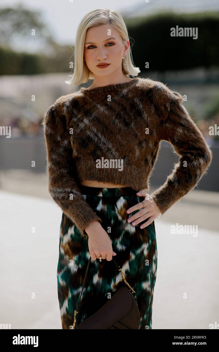 Paris, France. 26th Sep, 2023. Street style, Anna Sitar arriving at ...