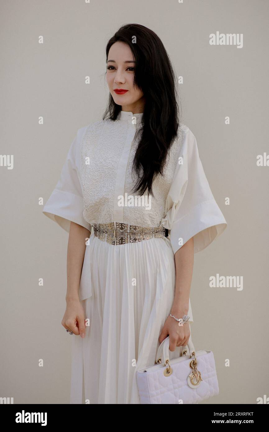 Paris, France. 26th Sep, 2023. Street style, Dilraba Dilmurat arriving ...