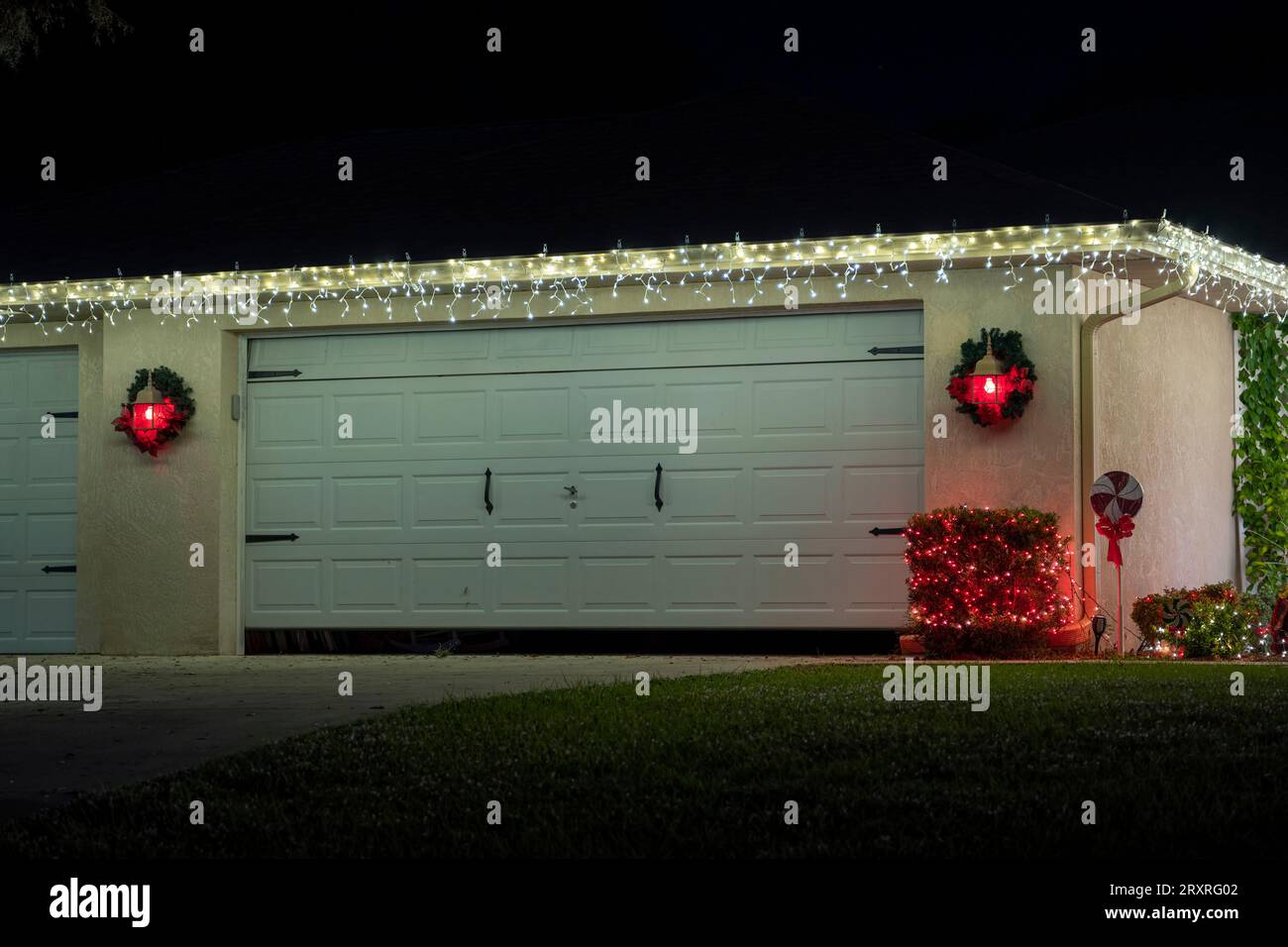 Driveway Decorations Holiday Portland Area Christmas Display Dazzles