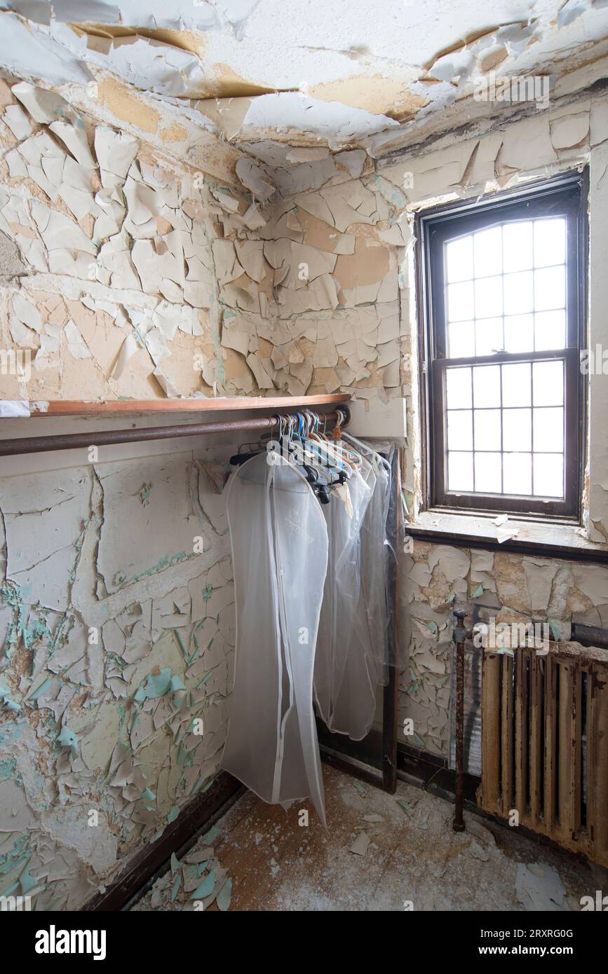 Creepy derelict hi-res stock photography and images - Alamy
