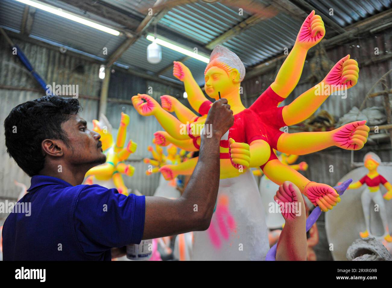 Non Exclusive: 23 September 2023 Sylhet-Bangladesh: An Idol Artist ...