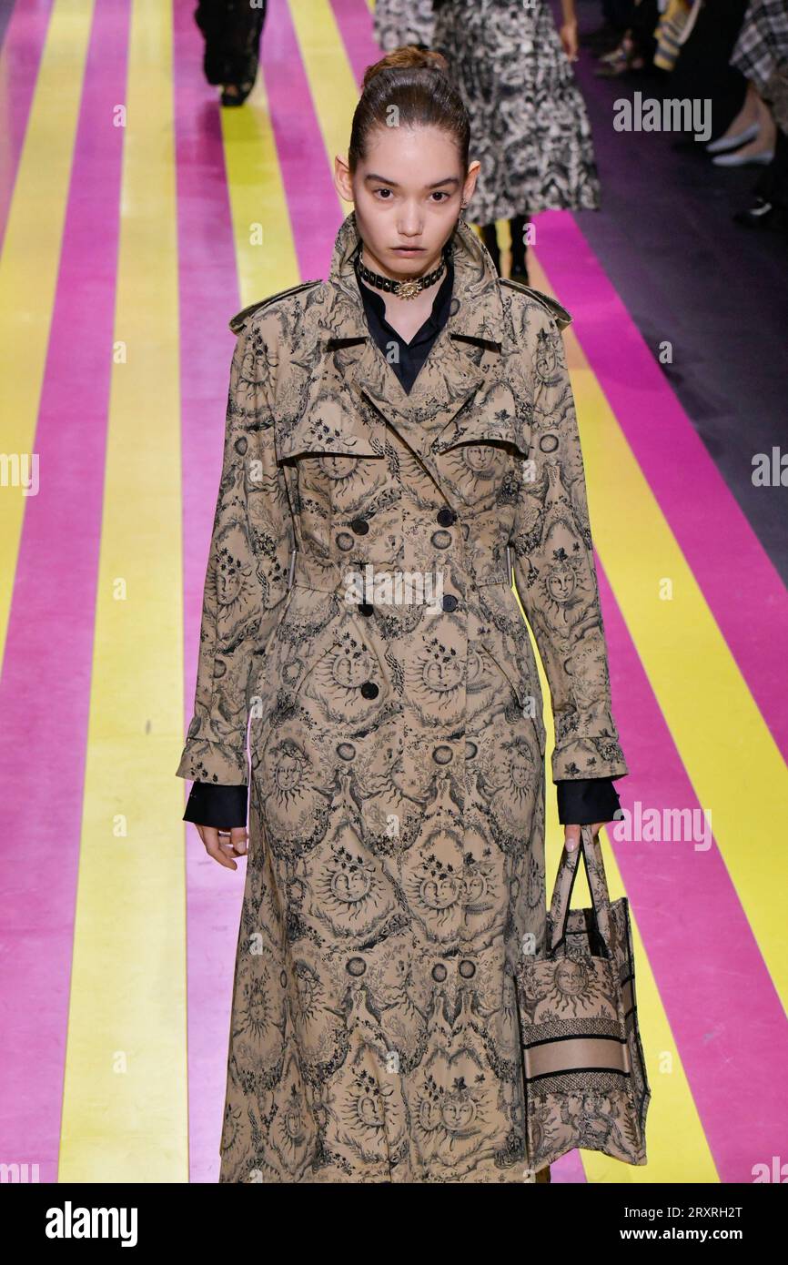 Dior spring summer 2024 catwalk hi-res stock photography and images - Alamy