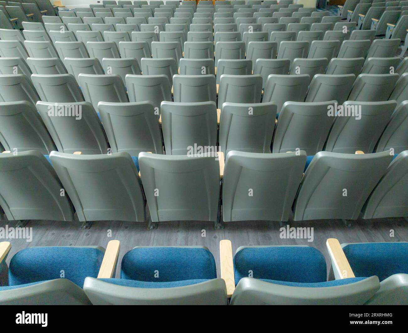 Seats in empty theater auditorium hi-res stock photography and images ...