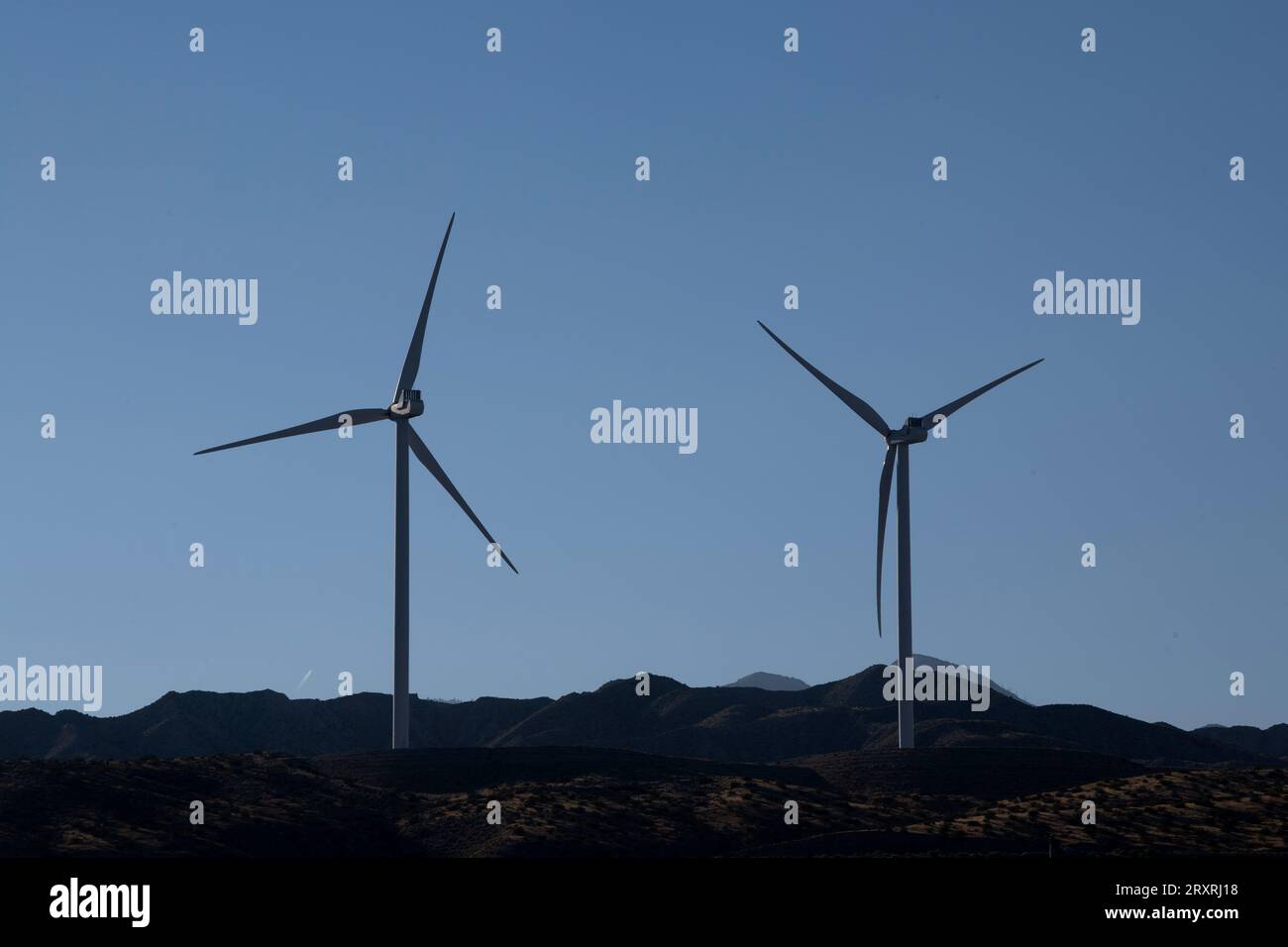 Some of the over 1200 commercial wind turbines on the San Gorgonio Pass ...