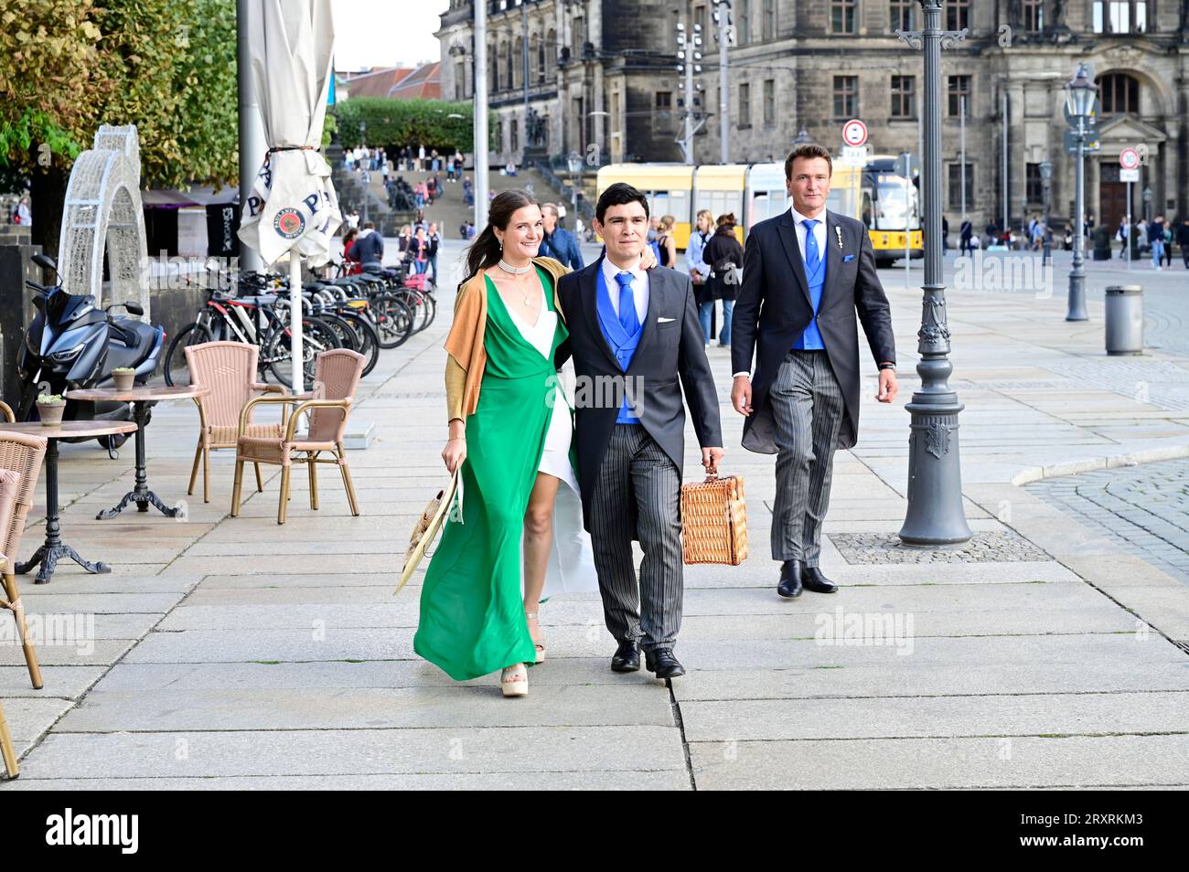 Cyriane de Saporta und Diego Gutierrez Baeza, dahinter Philippe de ...