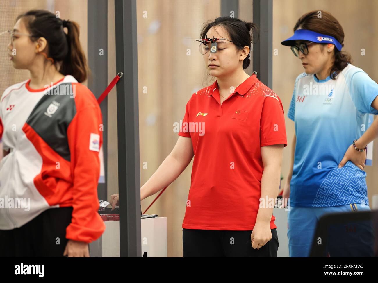 Hangzhou, China's Zhejiang Province. 27th Sep, 2023. Zhao Nan (C) of ...