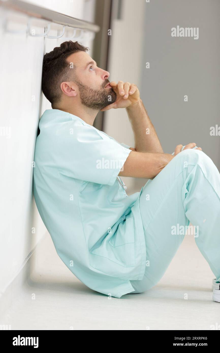 Male medical assistant hi-res stock photography and images - Alamy