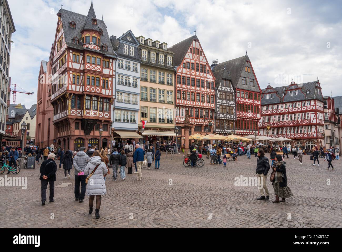 Iconic landmarks in scenic plaza hi-res stock photography and images ...