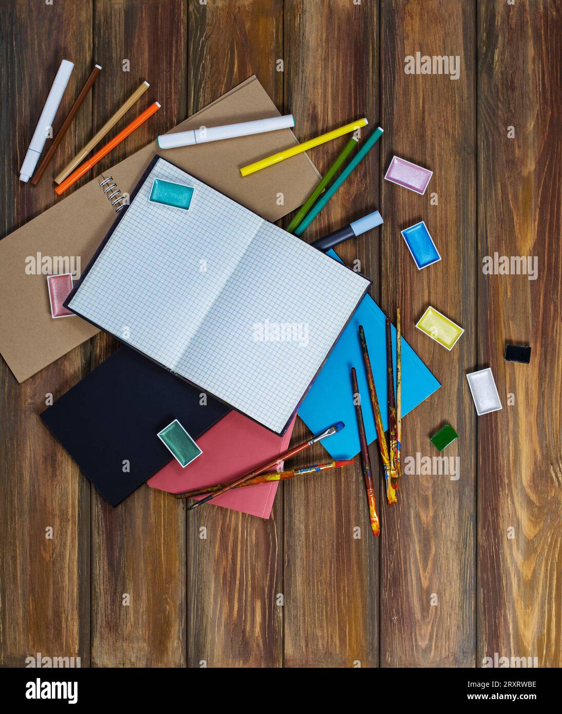 Blank white page of notepad for copy space. Empty free copy space ...