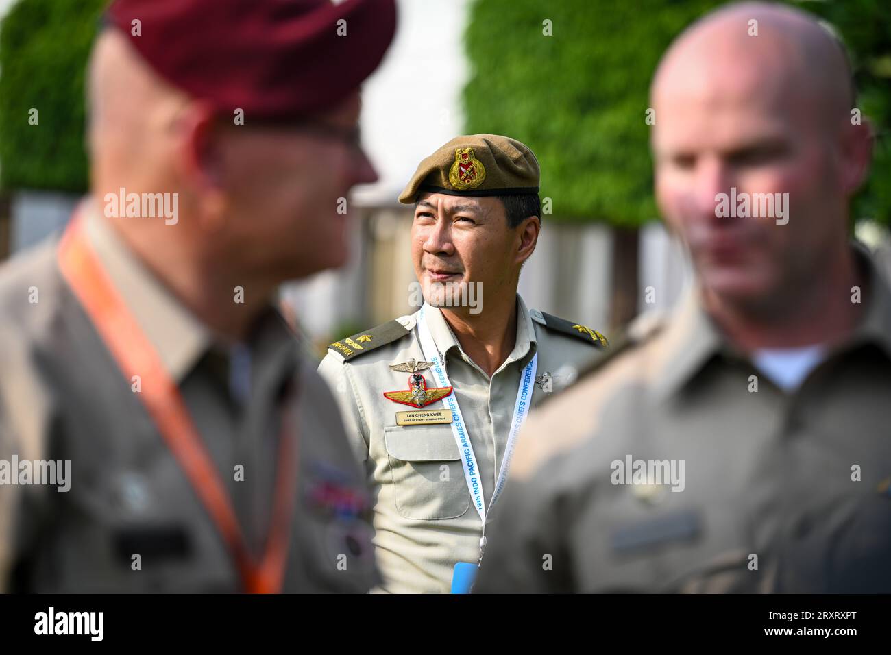 Singapore army hi-res stock photography and images - Alamy