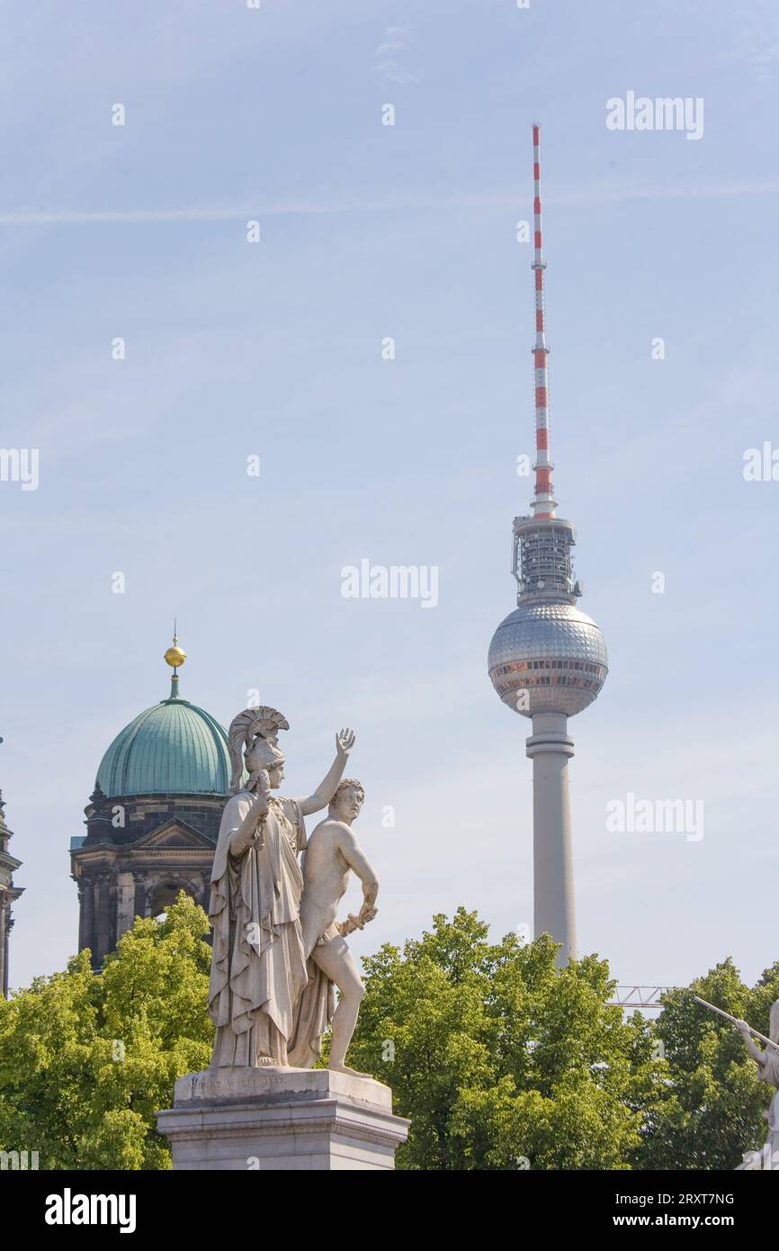 Statue sovietique hi-res stock photography and images - Alamy