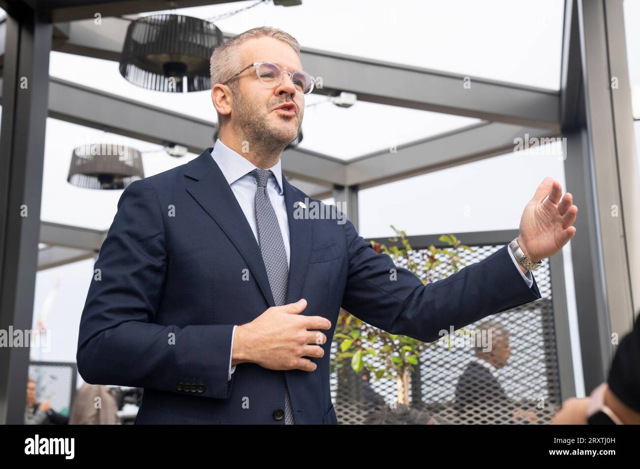 Oliver coppard mayor hi-res stock photography and images - Alamy