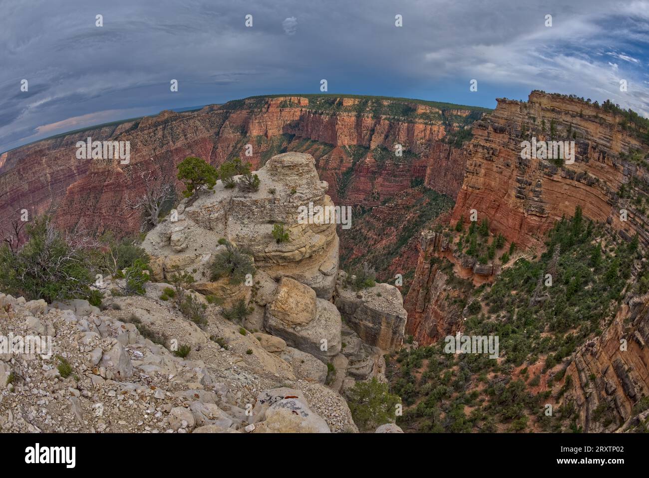 A rocky peninsula off the cliffs of Grandview Point at Grand Canyon ...